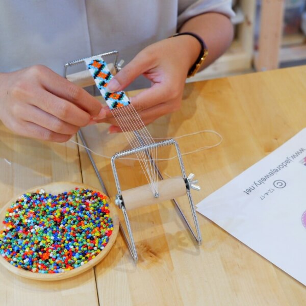 Bead Weaving Bracelet Experience Bangkok | ClassBento